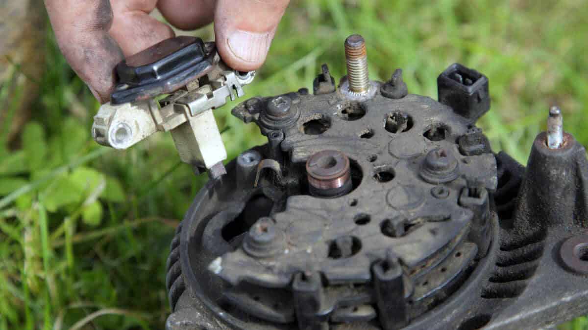 Causes of damaged voltage regulator (AVR) - BISON